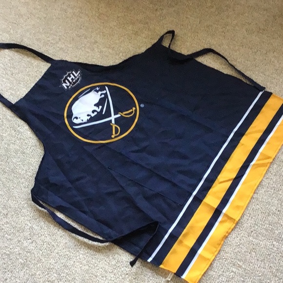 Kitchen | Buffalo Sabres Apron | Poshmark